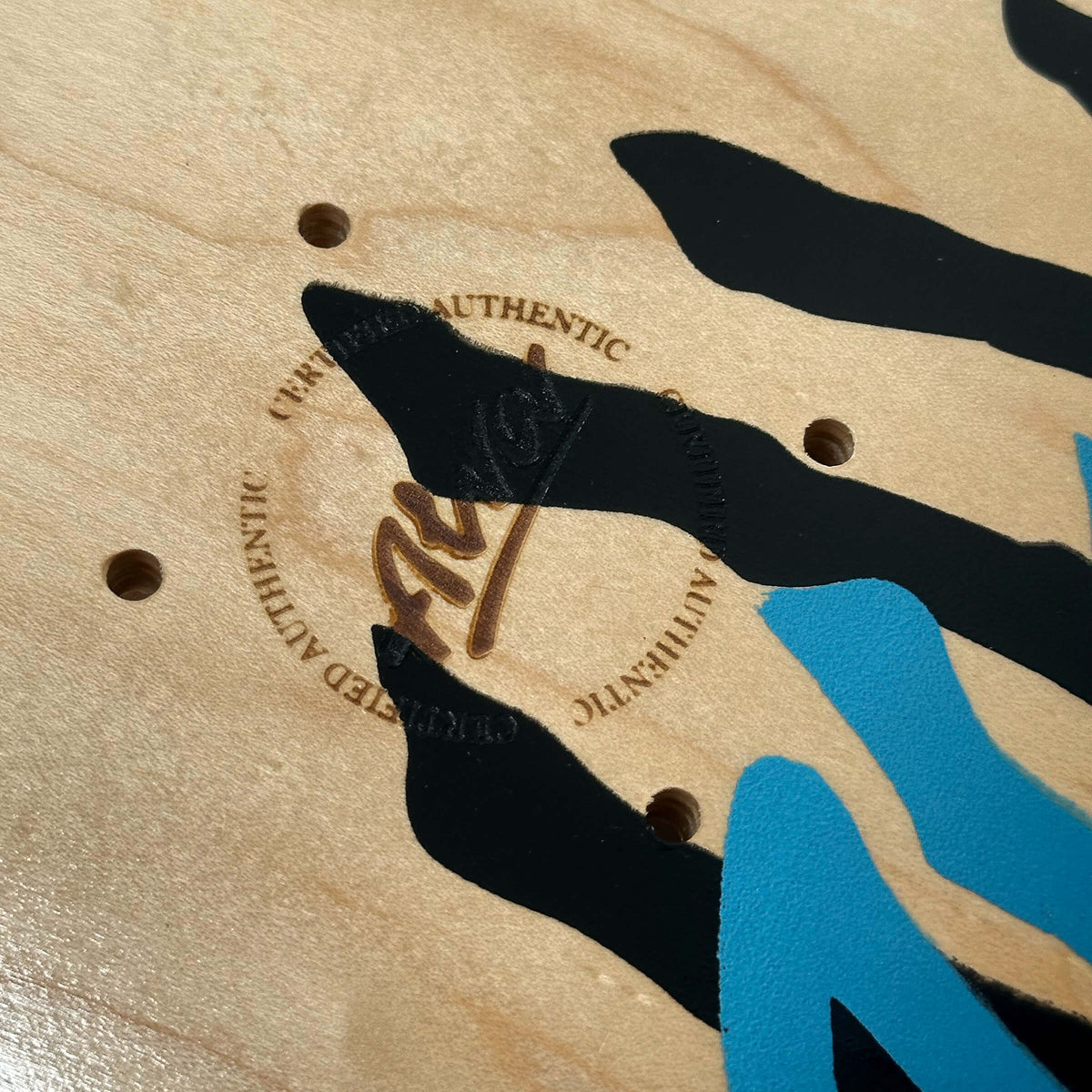 ALVA EGG with Light Blue Triple Scratch logo Team Deck – Alva-Skates.com